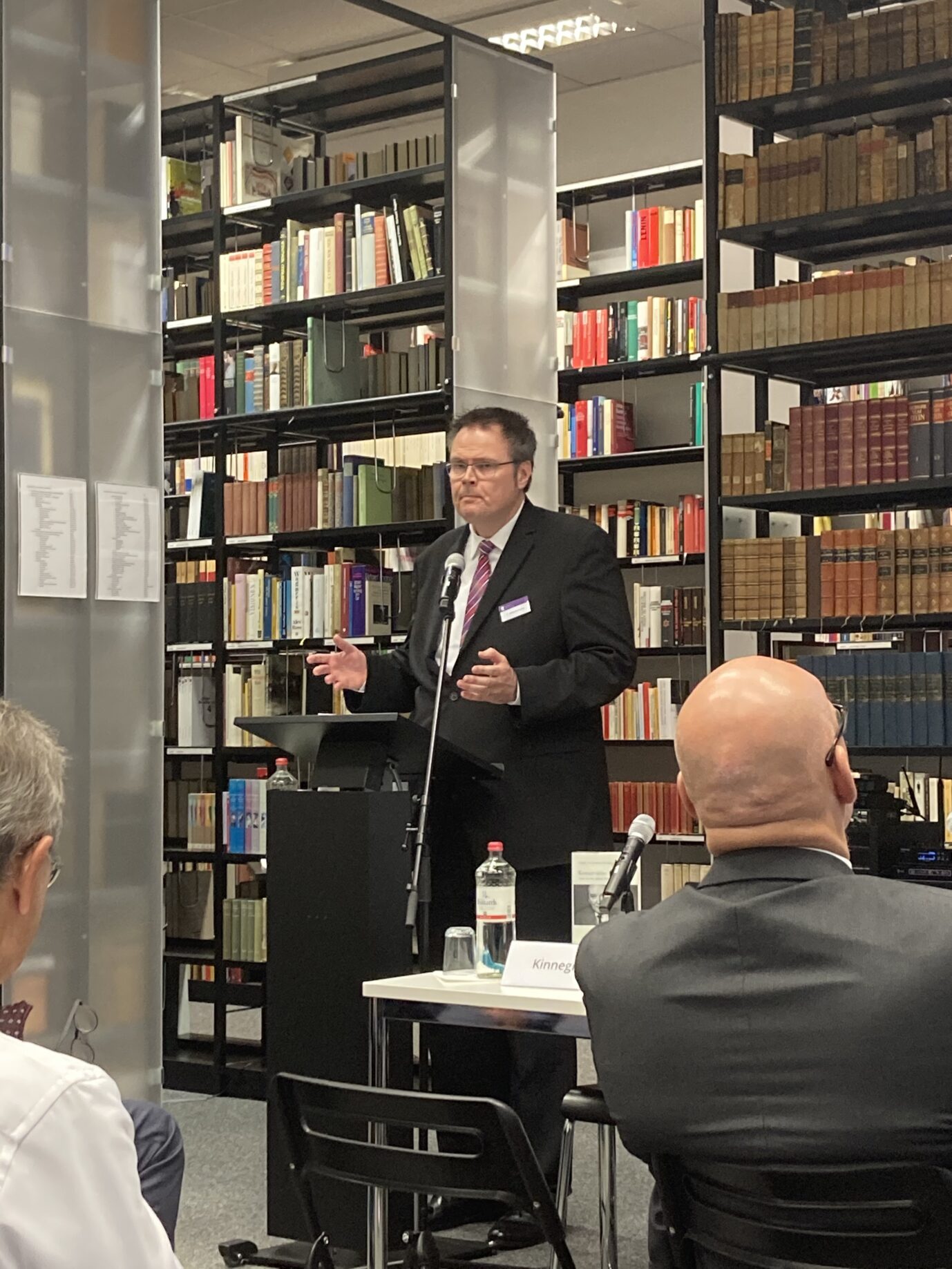 Eine Bibliothek als Trutzburg