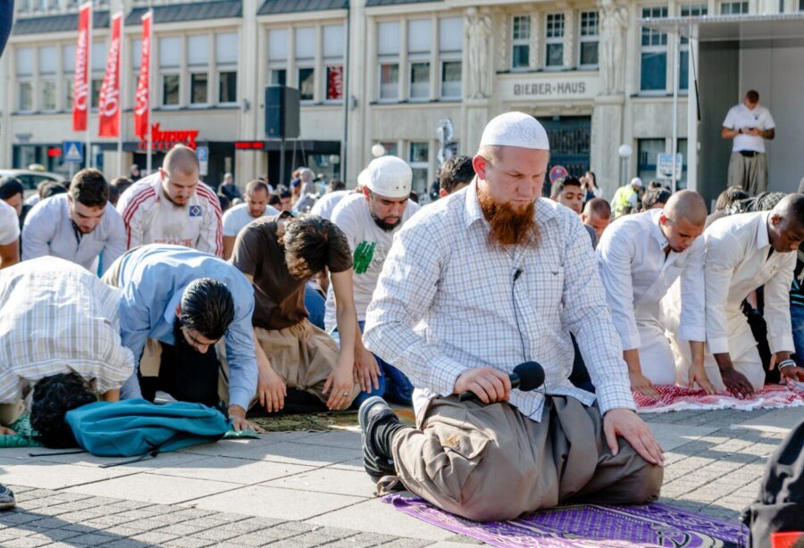 Salafisten wollen Millionen Deutsche zum Islam bekehren