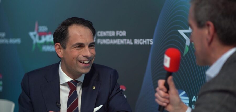 Interview mit Tom Van Grieken: Warum Migration die Wahlen entscheidet
