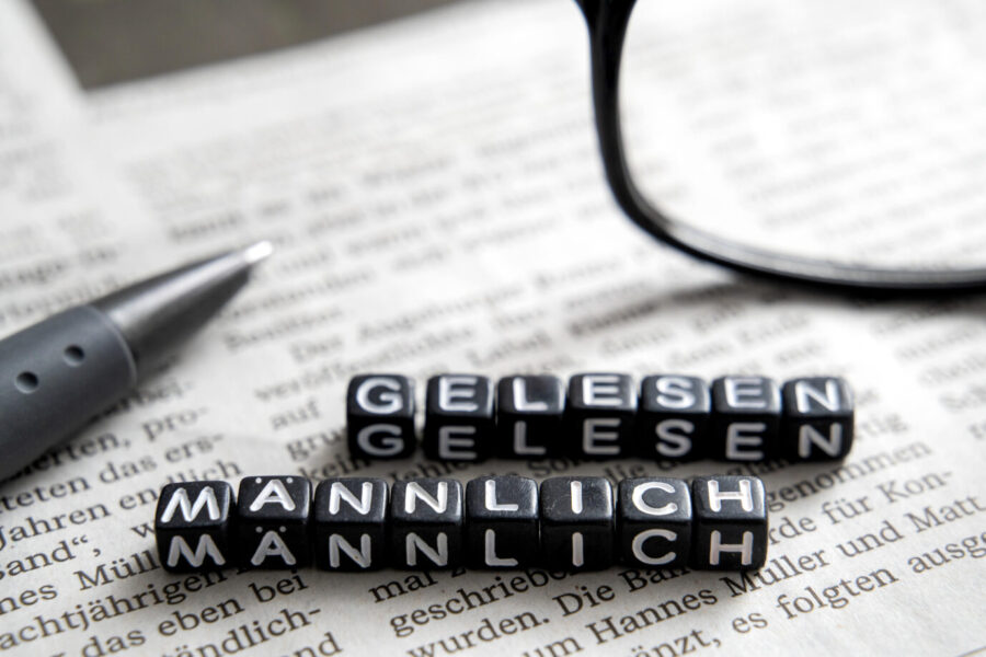 Landgericht Frankfurt darf non-binäre Person als Mann anreden