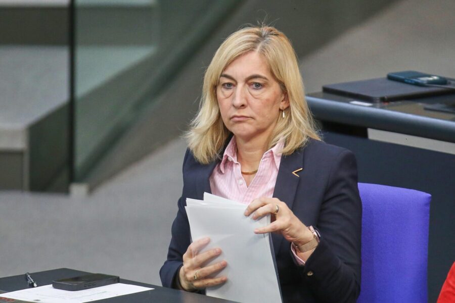 Kinderlose sollen höhere Beiträge für Pflegeversicherung zahlen